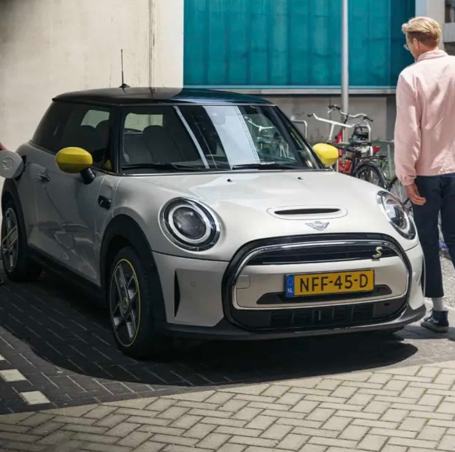 Mini Cooper SE Classic Trim (184 PS) für 369€| MonsterDealz.de